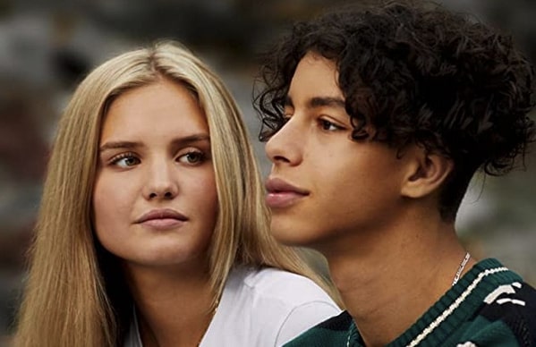 Netflix映画『JJ+E』ネタバレあらすじ感想！恋愛が許されない格差が紡ぐ詩の考察と解説・評価レビュー